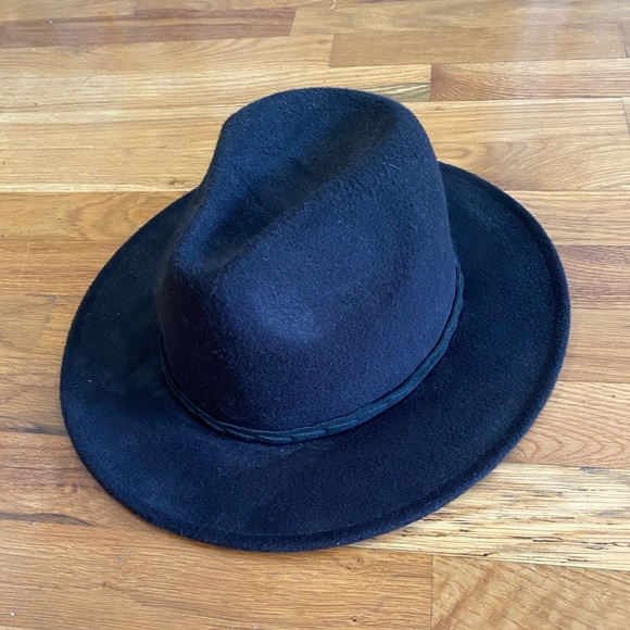 Accessories | Black Felt Structured Hat | Poshmark